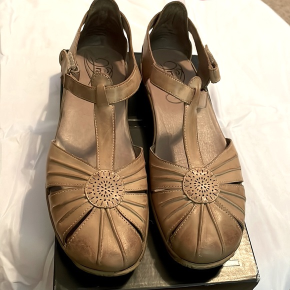 Umberto Raffini | Shoes | Umberto Raffini Sandals Size Size 41 | Poshmark